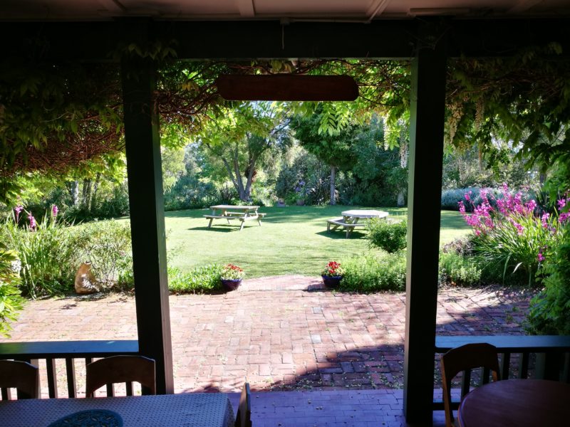 Porch and garden - Taruna